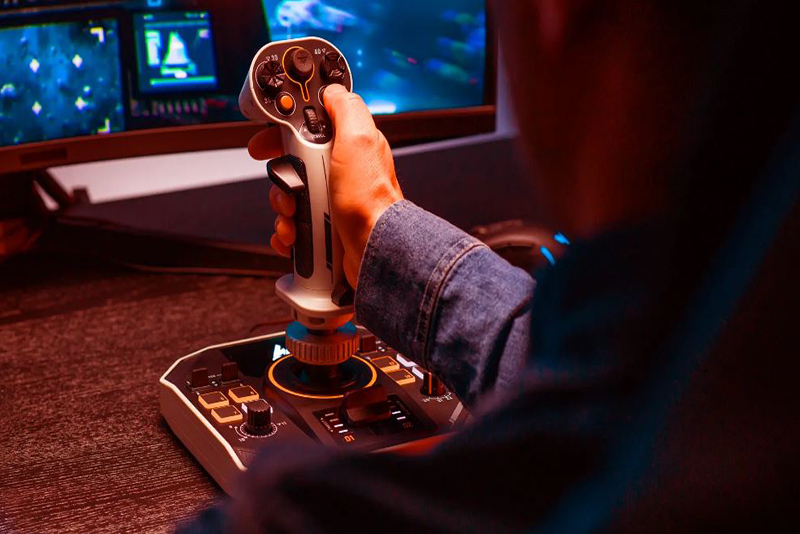 Test Thrustmaster Sol-R 4 HOTAS - Avis Complet 2026